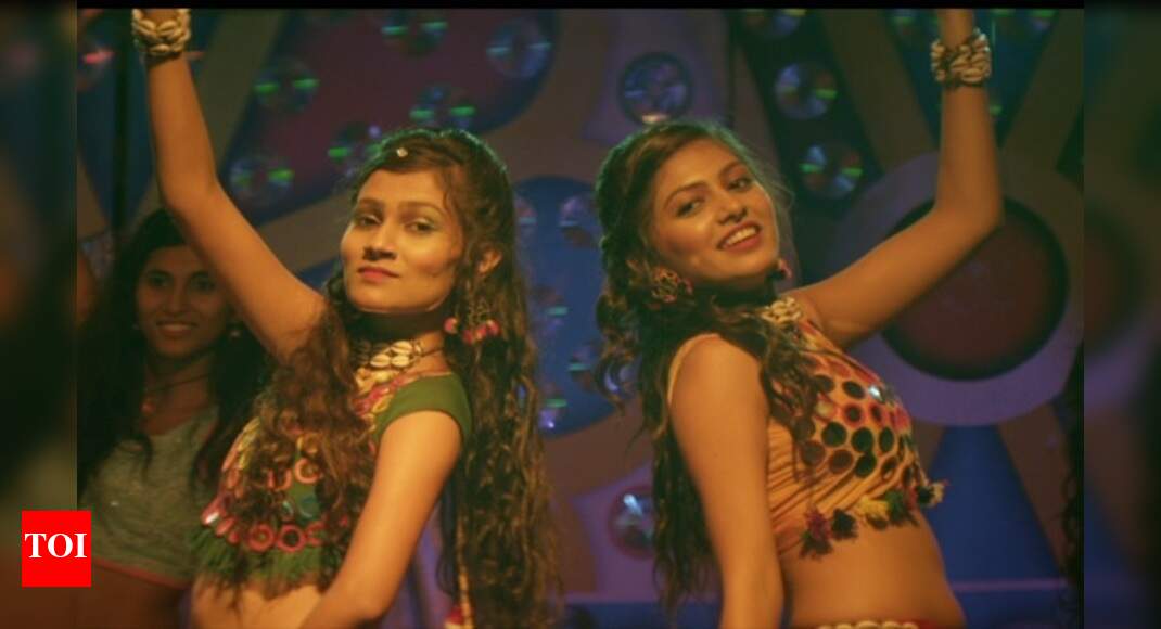 Sunidhi and Shalmali sing together for the first time! | Marathi Movie ...