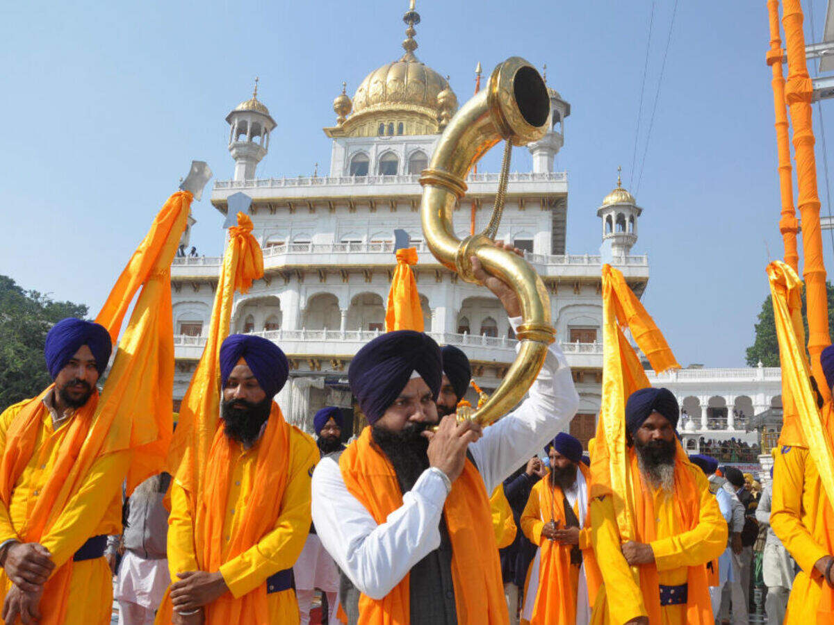 Guru Tegh Bahadur Martyrdom Day 2017: visit this Gurdwara in old Delhi | Times of India Travel
