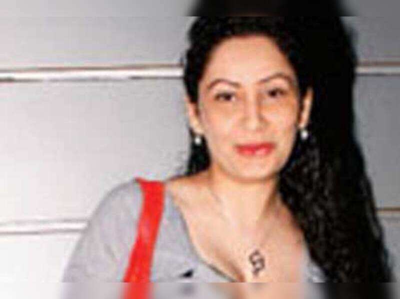 Manyata's fashion blunder | Hindi Movie News - Times of India
