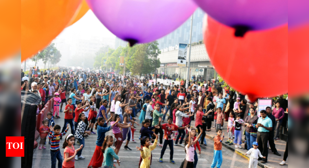 Over 3,000 start their day on a fit note at Happy Streets | Thane News ...