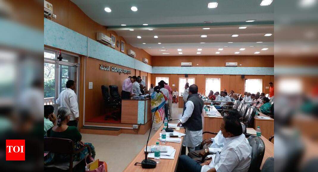 HDMC chief absent in meeting, members raise objection | Hubballi News ...