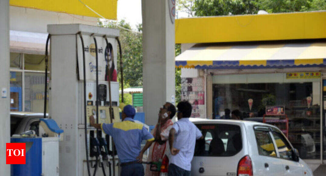petrol pumps: More than 60,000 petrol pumps in India, 45% jump in 6 ...