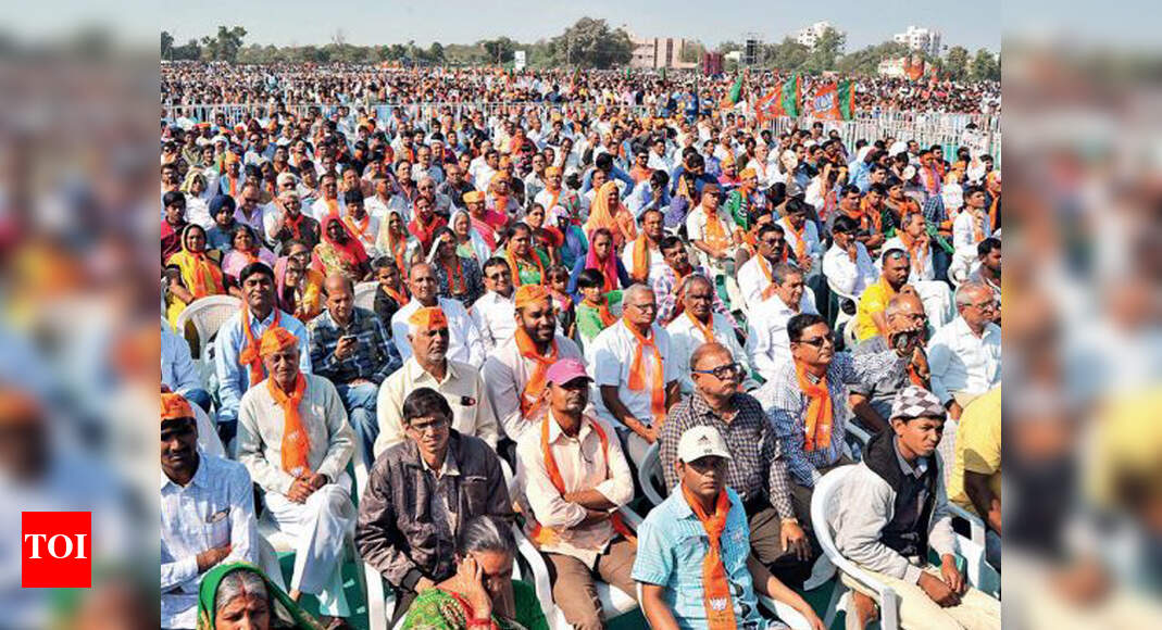 Modi Gujarat Rally: Three’s a crowd-puller | Ahmedabad News - Times of ...