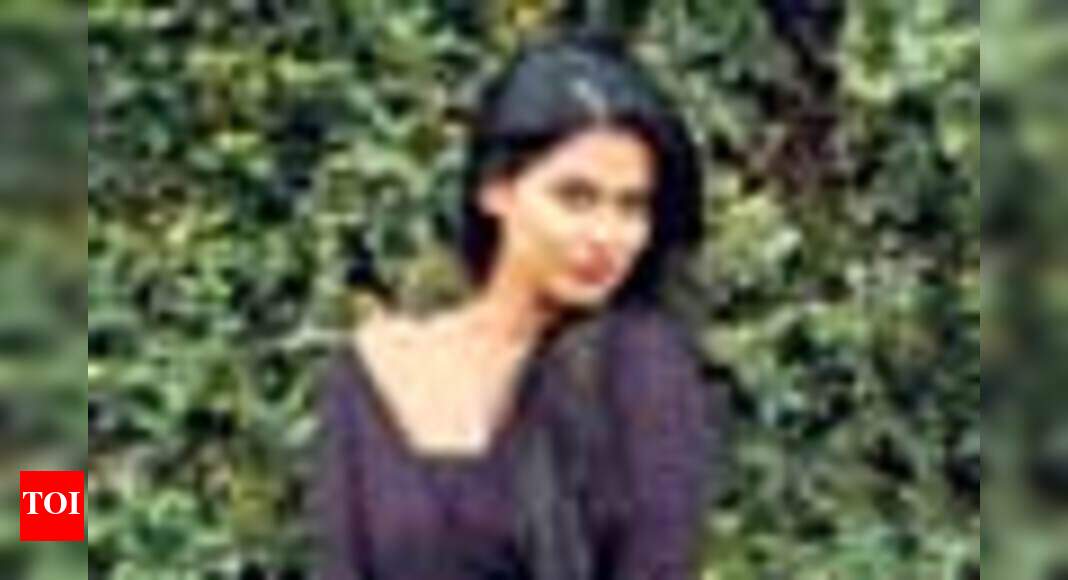 Hollywood alli hudugaata | Regional Movie News - Times of India