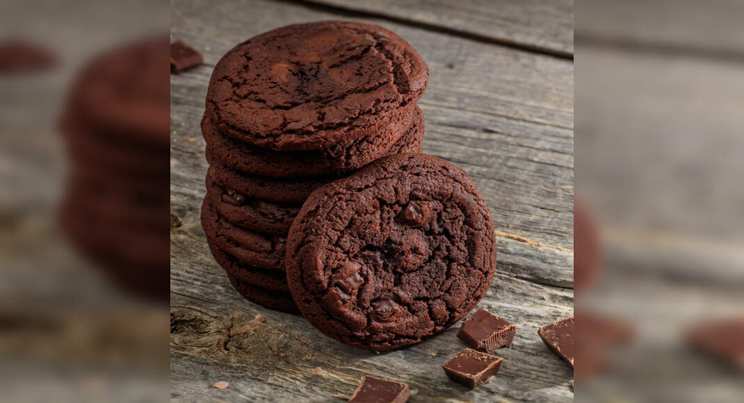 Chewy Chocolate Biscuits Recipe: How to Make Chewy Chocolate Biscuits ...