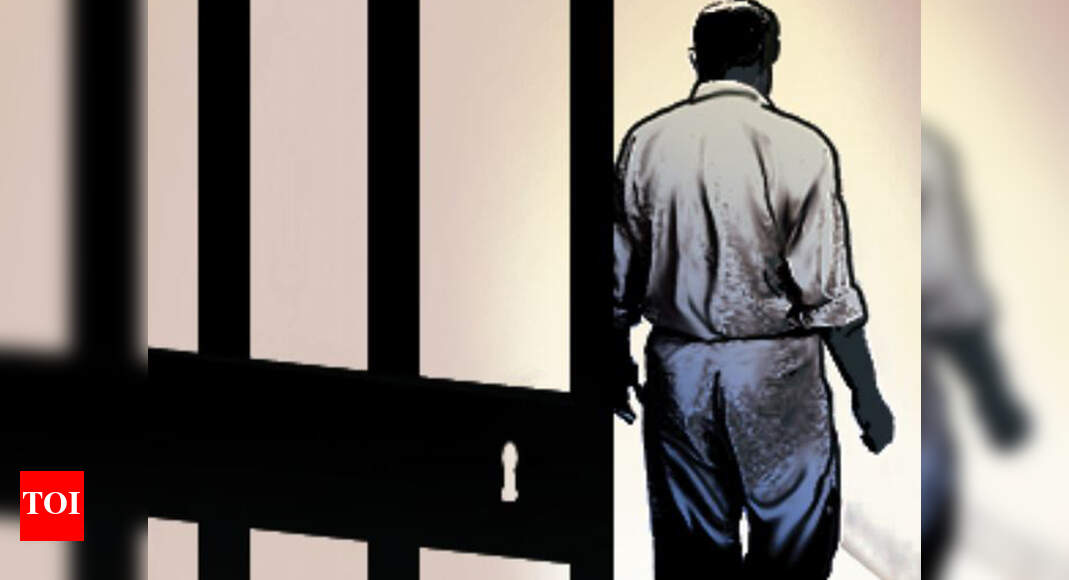 Mobiles in prison ring alarm bells | Ludhiana News - Times of India