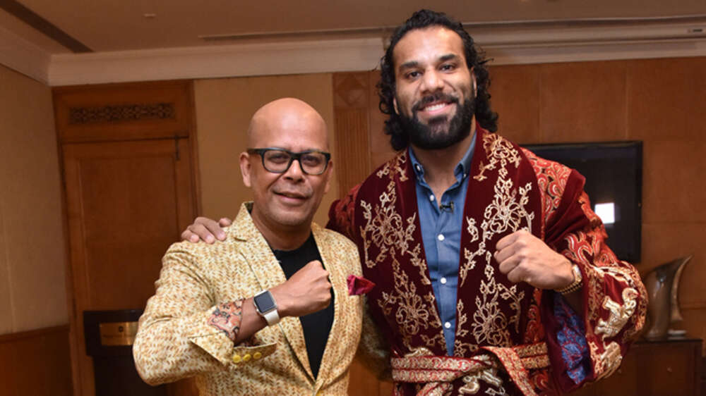IN PICS: Jinder Mahal's 'Maharaja' robe, Sasha Banks goes shopping and ...