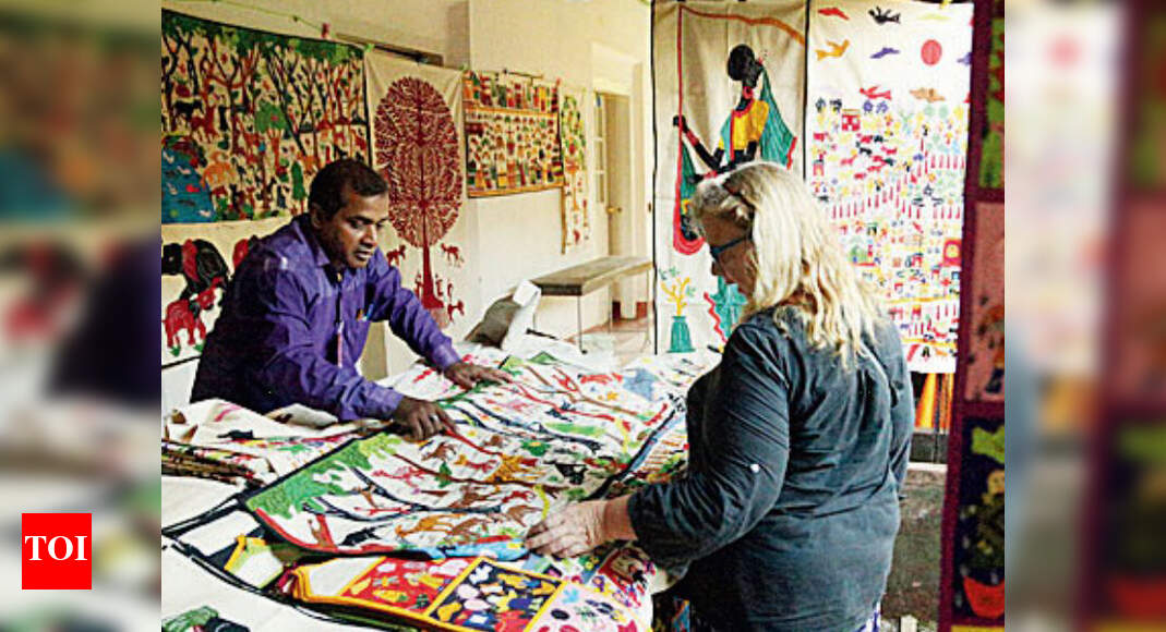 Reviving art through deft hands | Kochi News - Times of India