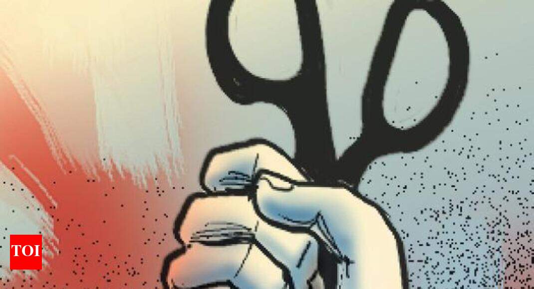 Barbers stab man with scissors | Rajkot News - Times of India