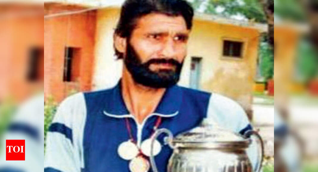 Boxing legend, Kaur Singh, struggles to pay Rs 2 lakh loan for medical ...