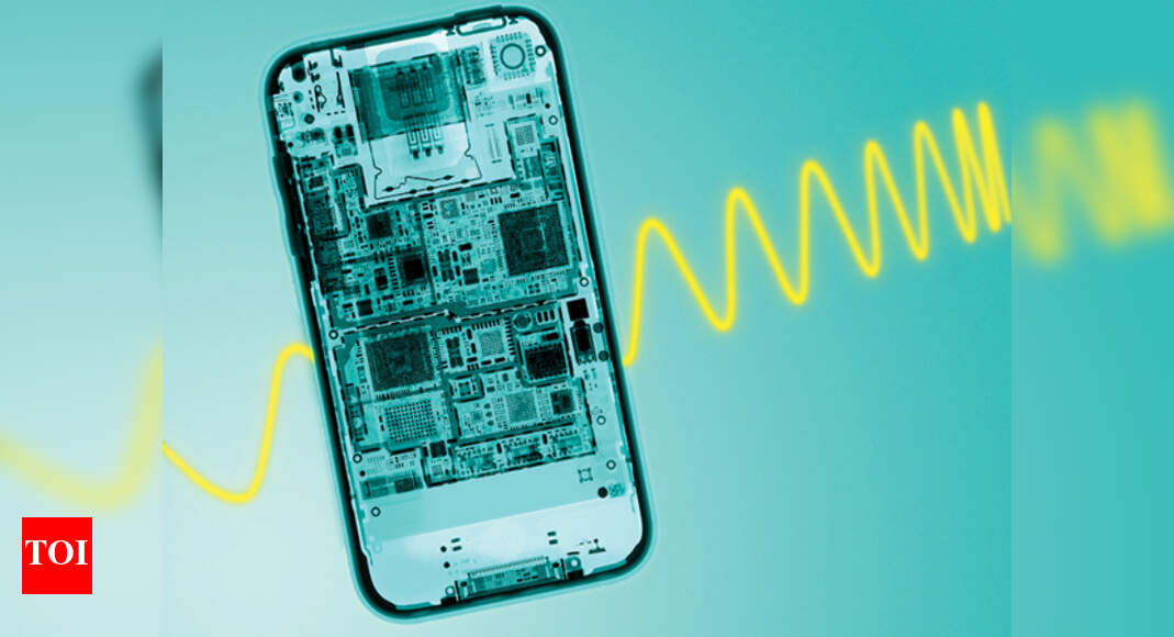 Radiation: Radiation from smartphones may up miscarriage risk, says ...