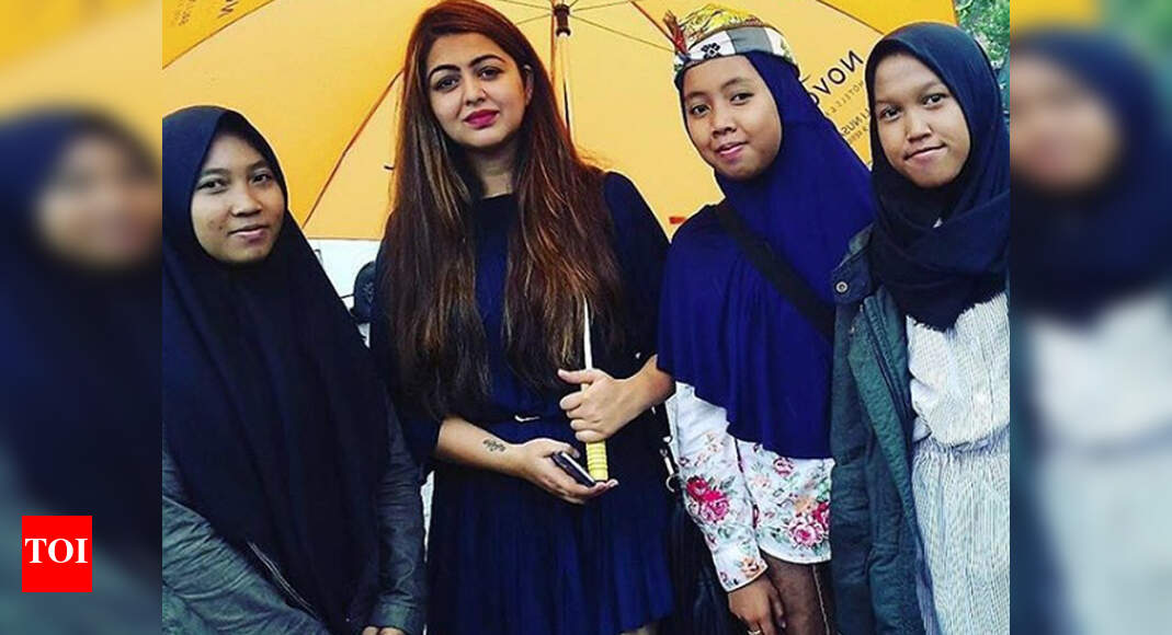 Chidiyaghar fame Shafaq Naaz has fun in Bali; encounters a crazy fan ...