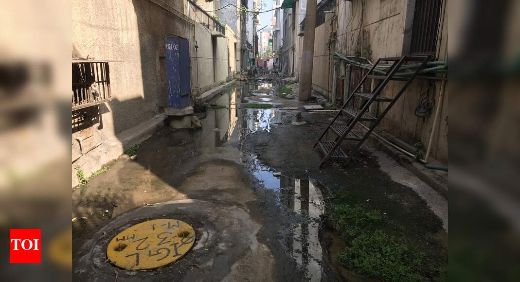 Overflowing sewers - The Times of India