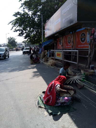Encroaching footpath & bus stops at Mahim - Times of India