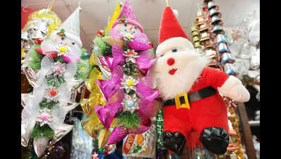 In this cold, Yuletide spirit warms hearts | Delhi News - Times of India