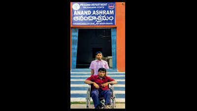 Begging rackets thrive in city, weak exploited | Hyderabad News - Times ...