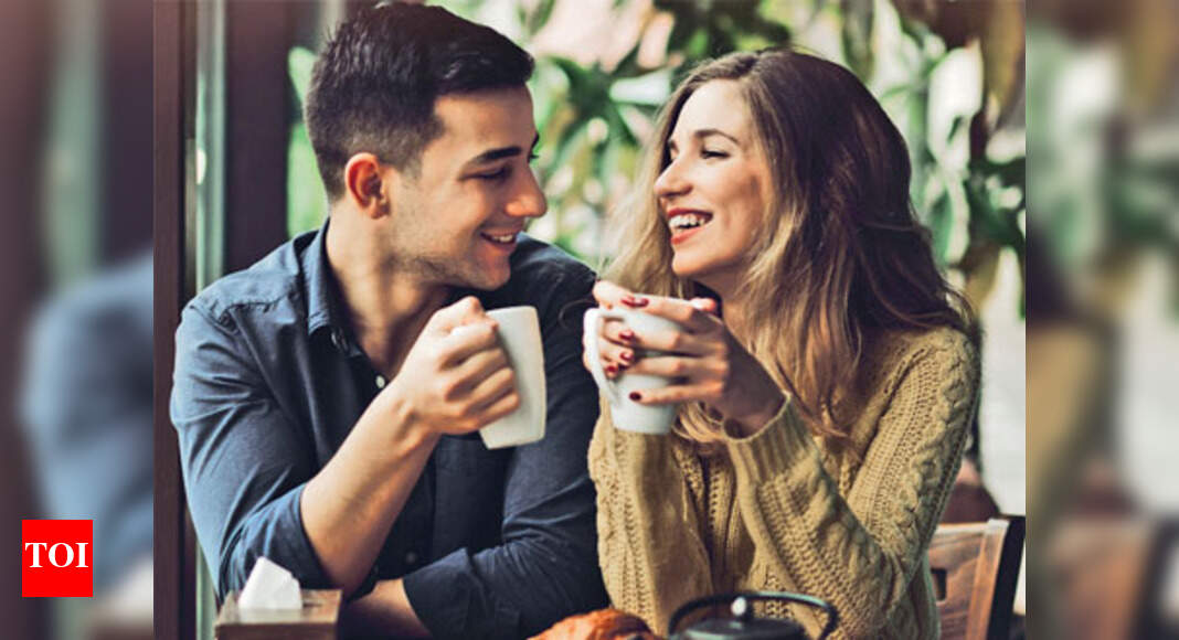 ‘Breeze’ through dating trends that defined 2017 - Times of India