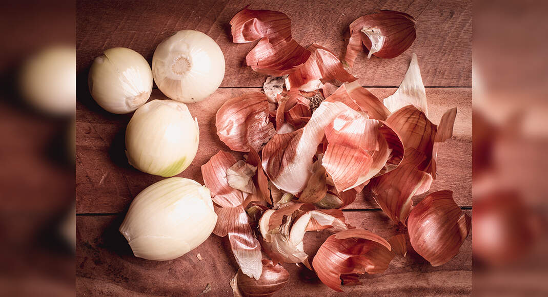 7 Unusual uses of onion peels that will surprise you