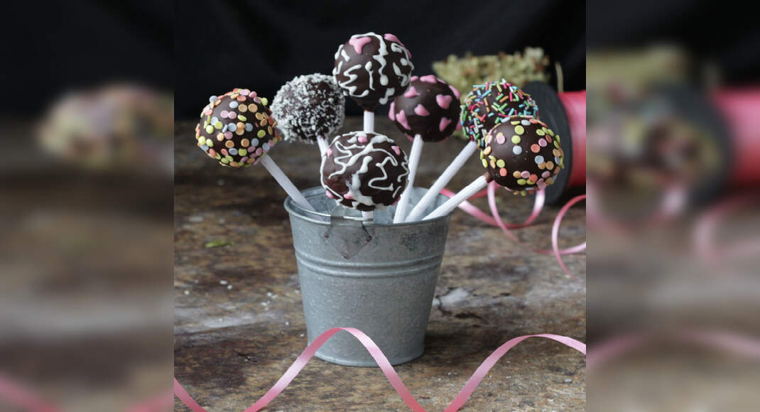 Home-made Cake Pops Recipe: How to Make Home-made Cake Pops Recipe ...