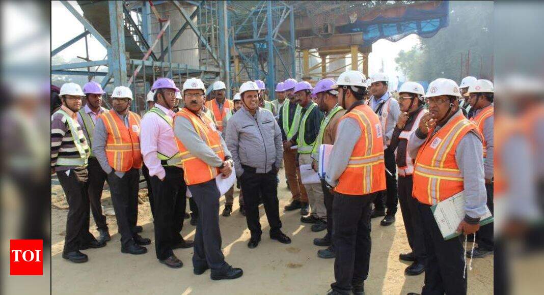 Colvin Taluqdar Casting Yard: Lucknow Metro chief reviews construction ...