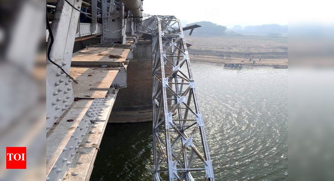 Mishap at Naini bridge in Allahabad | Allahabad News - Times of India