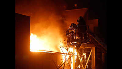 Corrupt functioning of civic body caused fire: Opposition | Mumbai News ...