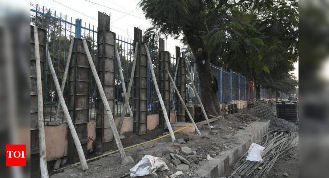 BMC wall work threatens Kamlapati Palace view | Bhopal News - Times of ...