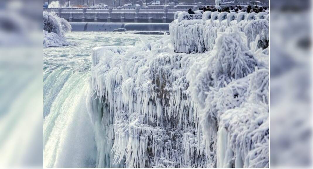 Niagara Falls: Extreme temperature in Niagara Falls causes it to turn ...