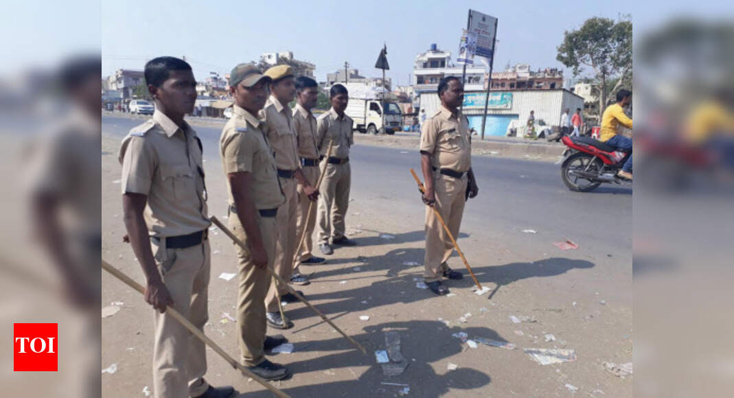 Riots in Mumbai: Protests in Mumbai, trains halted over Bhima Koregaon ...