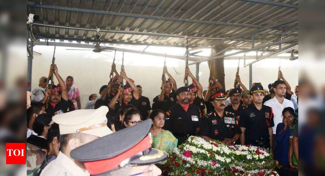 Major Mahadik laid to rest with full military honours in Mumbai ...