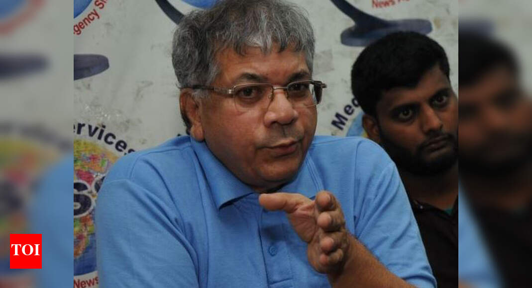 'Right-wing outfits fuelling social divide' | Mumbai News - Times of India