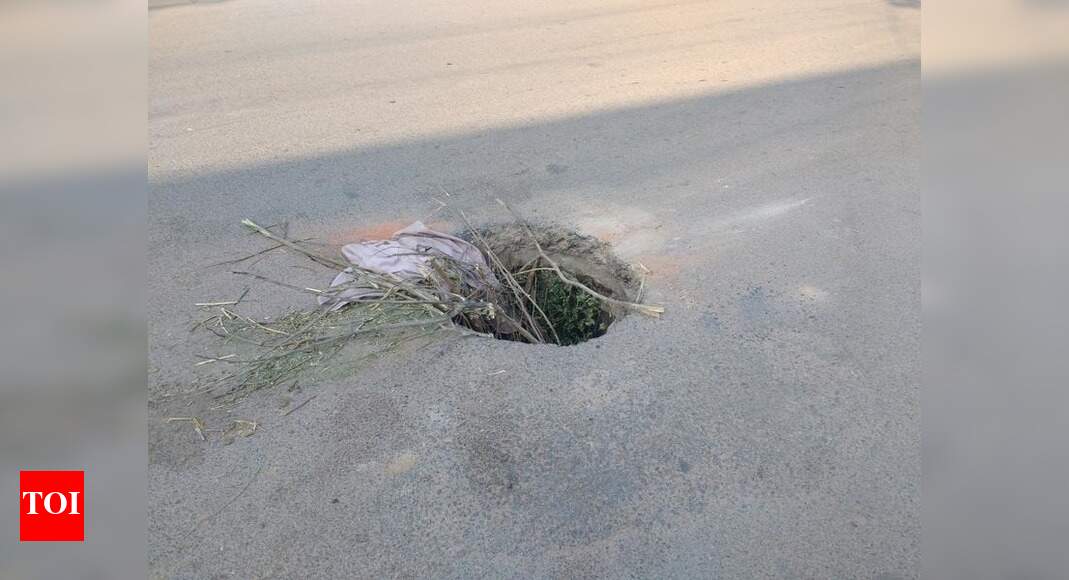 Bodies of 4 who died in manhole still in morgue | Mumbai News - Times ...