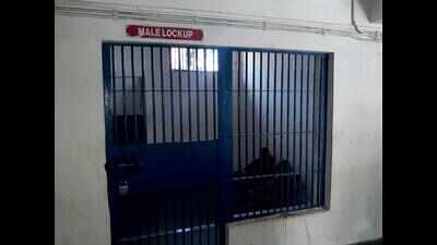 Theft accused ends life inside police lock-up | Vadodara News - Times ...