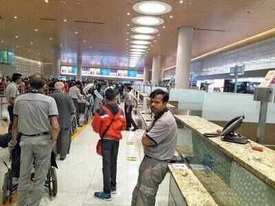 Immigration queues at mumbai airport | Mumbai News - Times of India