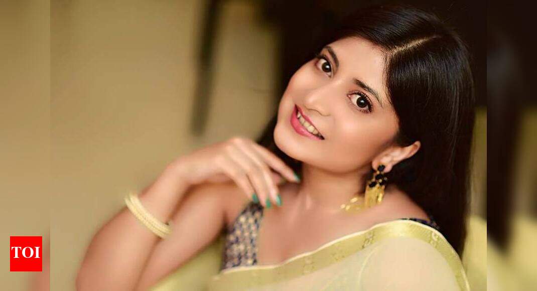 Sandipta likes challenging roles - Times of India