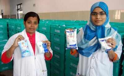KMF dispatches first milk consignment to Kashmir | Hubballi News ...