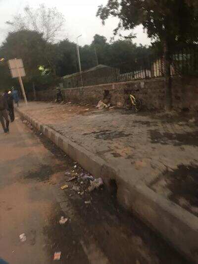 Pavement is open loo - Times of India