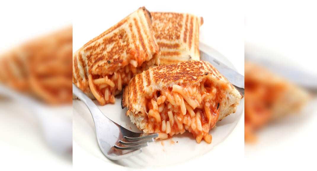 Spaghetti Sandwich Recipe: How to Make Spaghetti Sandwich Recipe ...
