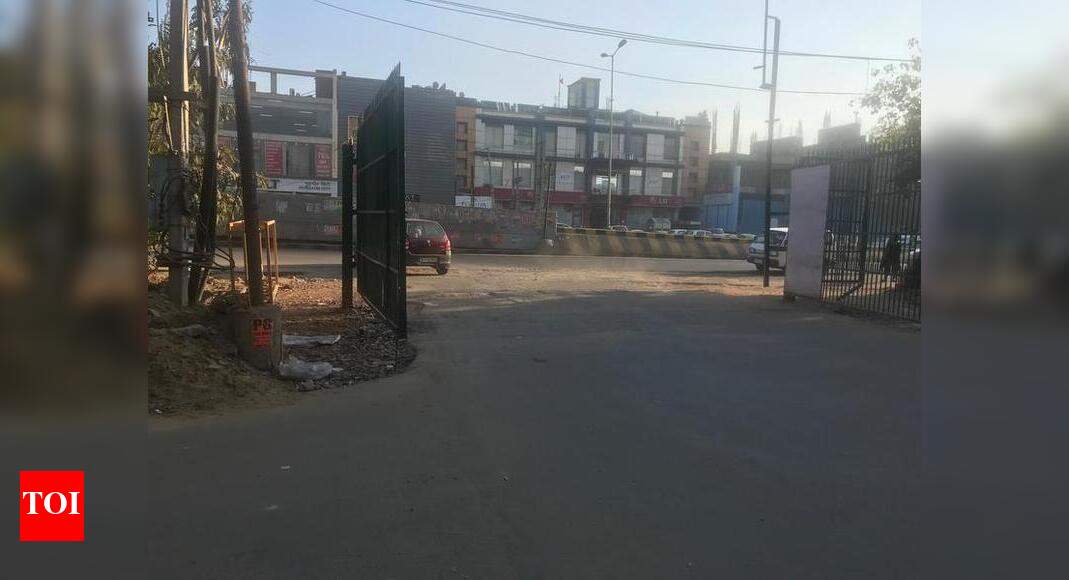 Sector entry gets narrow to make space for flyover | Gurgaon News ...