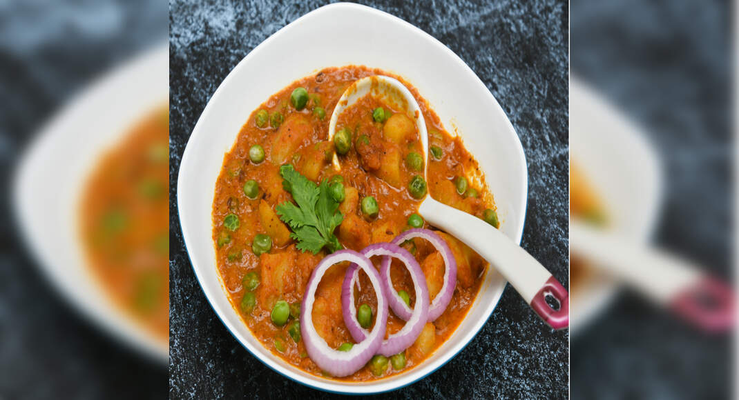 Aloo Matar Korma Recipe: How to Make Aloo Matar Korma Recipe | Homemade ...