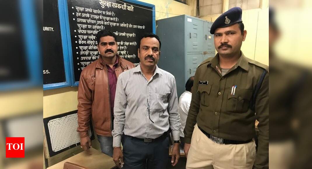 Bank Note Press: Bank Note Press employee held, Rs 90 lakh seized ...