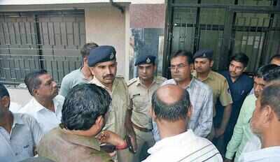 Probe begins into workers’ death | Vadodara News - Times of India