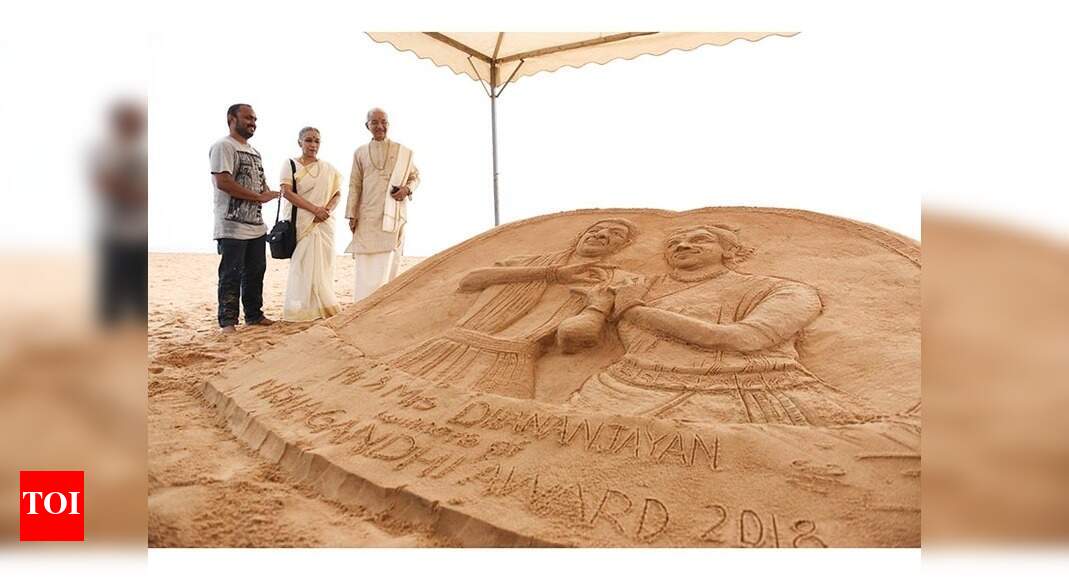 He sculpts sand art by the sea shore | Kochi News - Times of India
