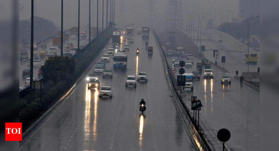 Fog to stay here for 3 days, says Met | Gurgaon News - Times of India