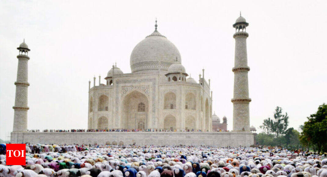juma: Only locals can offer Juma namaz at Taj mosque | India News ...