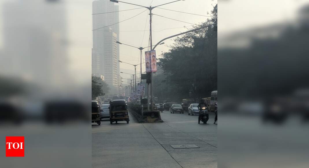 Policitical Hoardings blocking Traffic Signal - Times of India