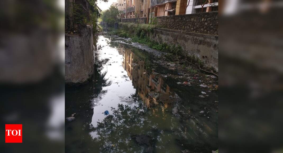 Sewage line Vidyavihar West - Times of India
