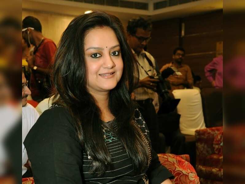 Here's what Sudipa had to say about her beloved Benudi | Bengali Movie ...