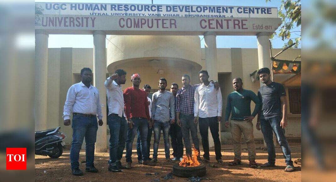 Utkal University students protest due to Wi-Fi glitch in campus - Times ...