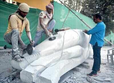 Stone sculptures to adorn Surat roads | Surat News - Times of India